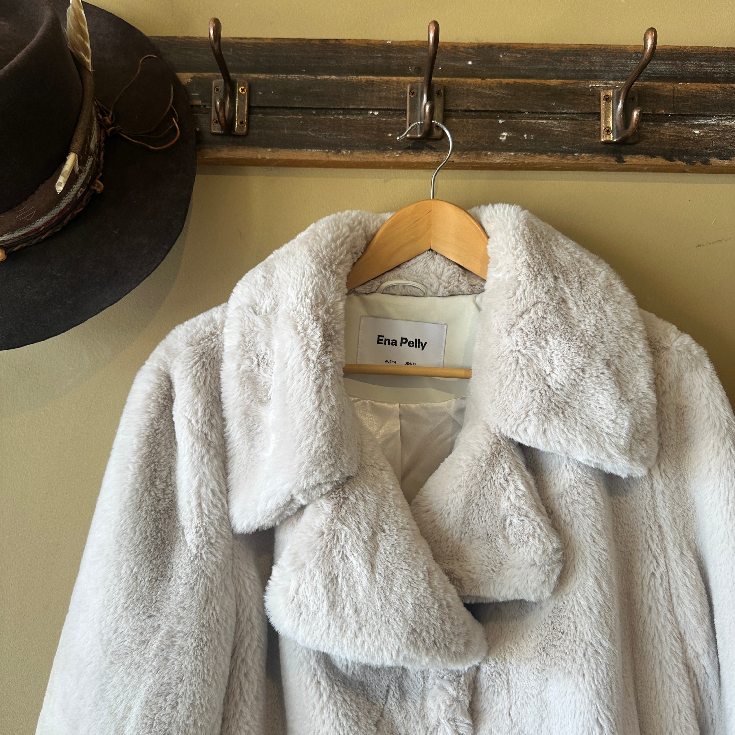 ENA PELLY FAUX FUR LONGLINE JACKET - CREAM - SIZE 14 AU (Vintage ...